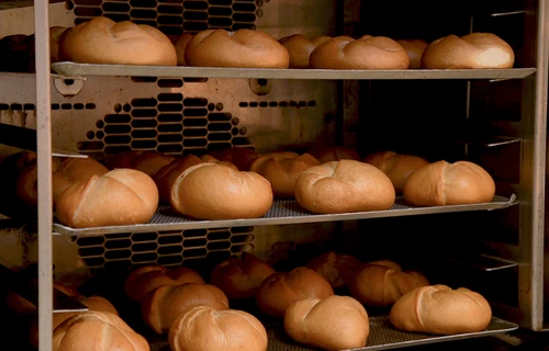Unterscheidung im Regal | Brot und Gebäck
