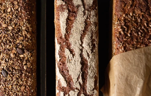 Unterscheidung im Regal | Brot und Gebäck